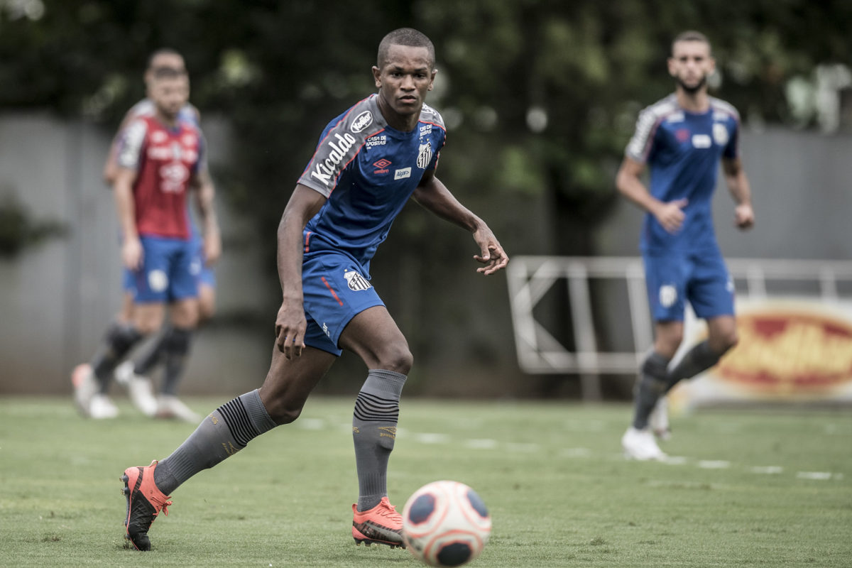 Feliz por estreia, Renyer espera sequência no Santos - Diário do Peixe