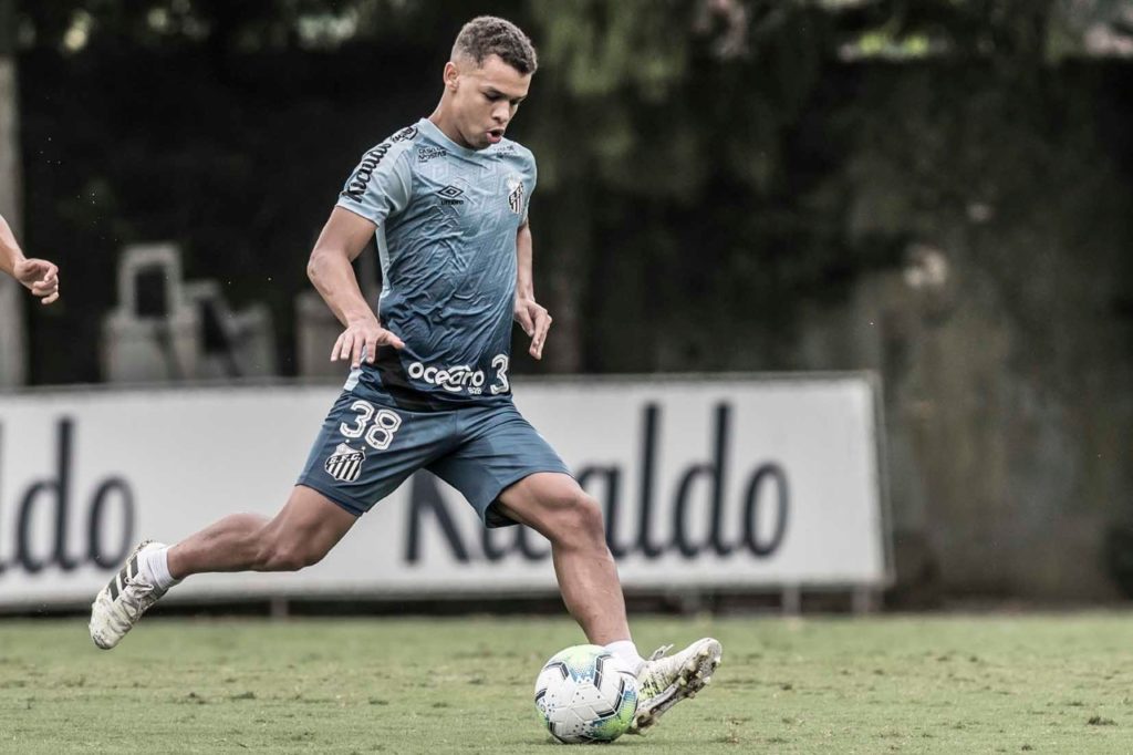 Sandry fala em amadurecimento e quer clássico como exemplo no Santos ...