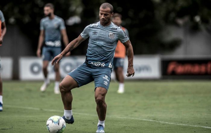 Rollo paga parte dos atrasados e discute renovação com Sánchez - Diário ...