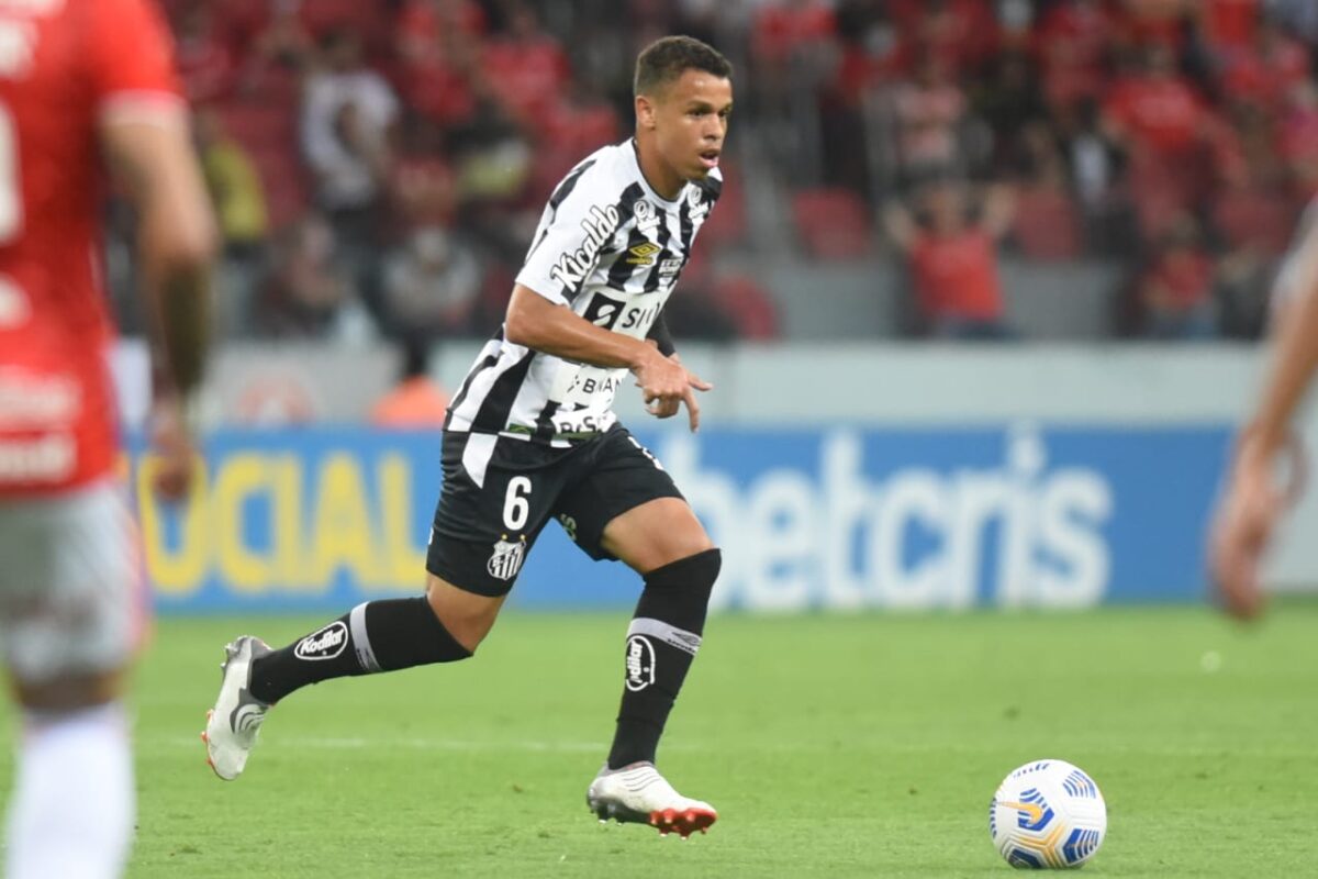 Exclusivo: Sandry fala sobre volta ao Santos, posição, bronca de cuca e ...