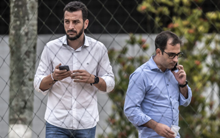 Técnico que "respeite o DNA do clube" é prioridade no Santos