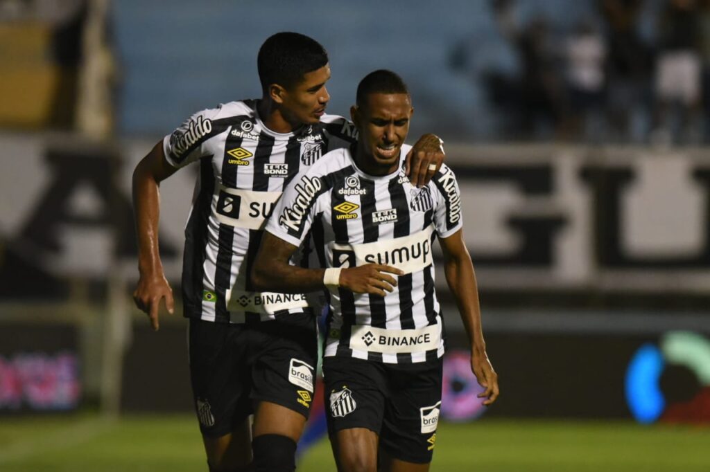 Em alta, Rwan Seco comemora primeiro gol pelo Santos