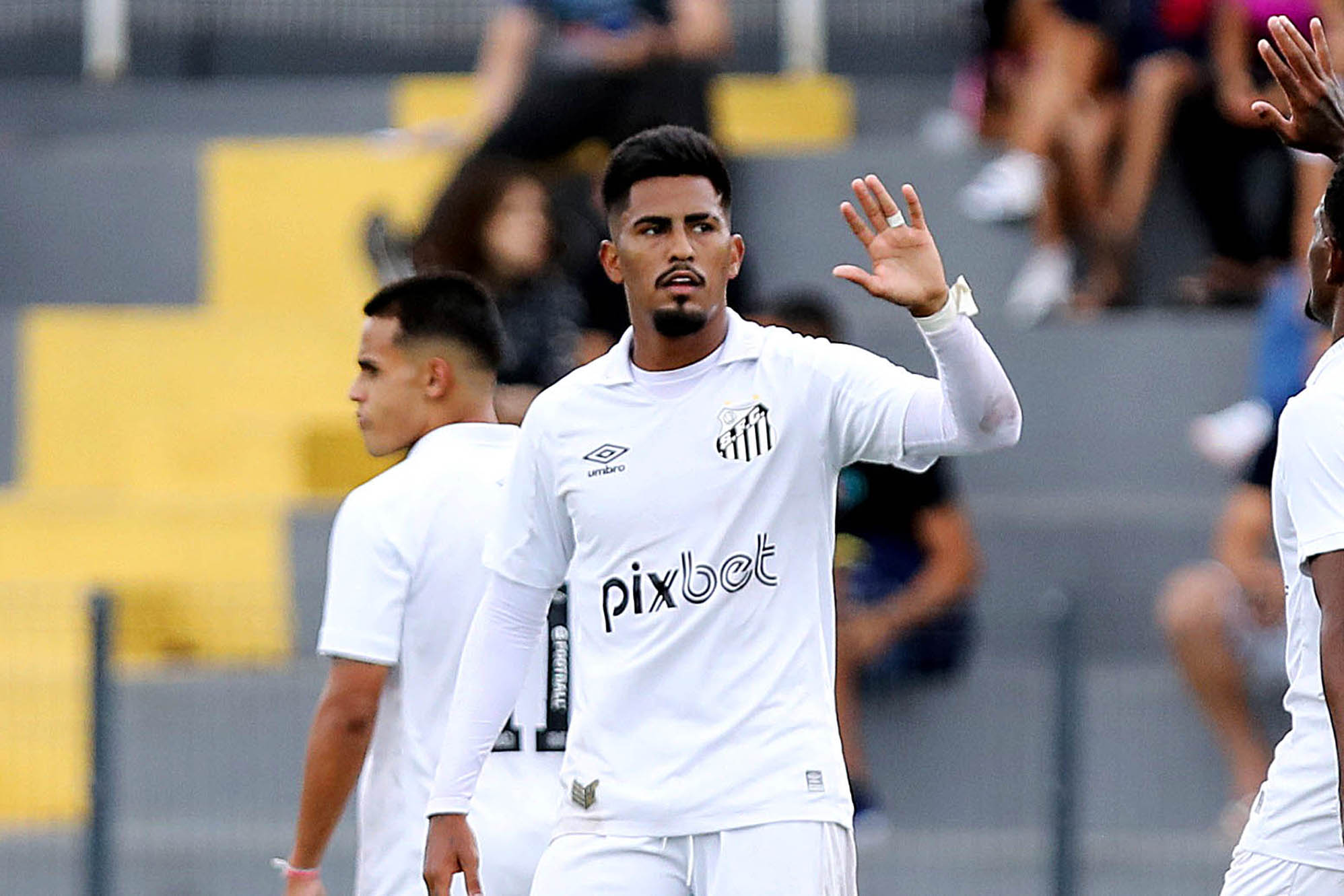 Ivonei comemora gols no Paulistão sub-20: "Estamos evoluindo"