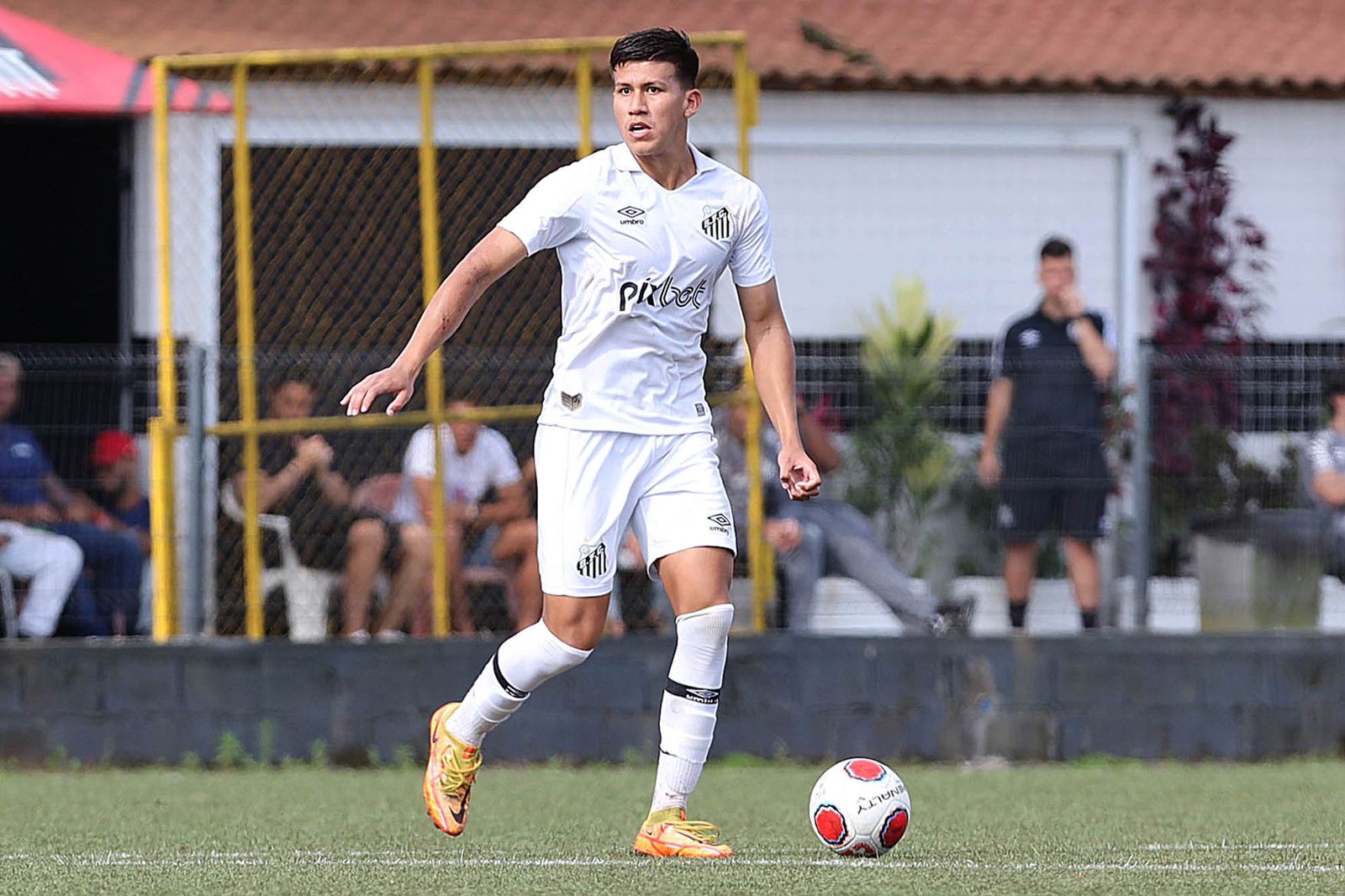 Provável titular, Zabala pede união no Santos para anular destaque da ...