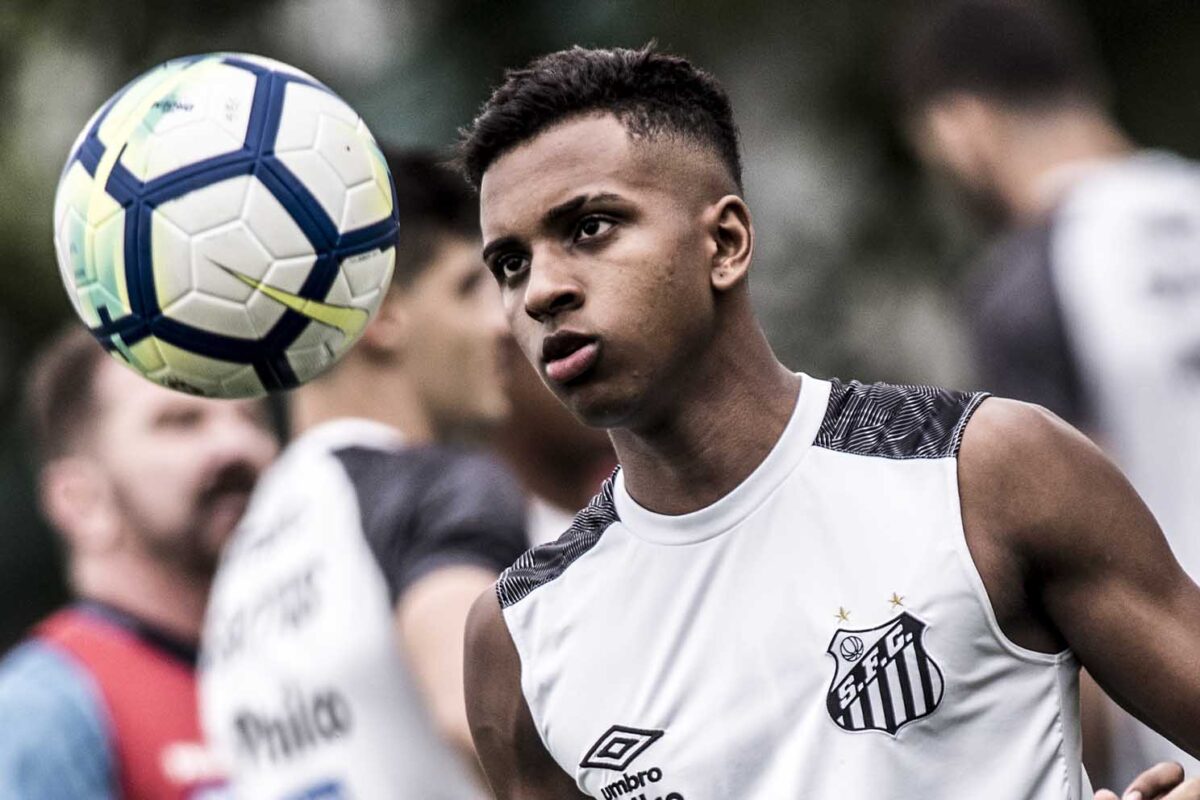 Rodrygo relembra começo no Peixe e recado de técnico: "Tem o DNA do Santos"