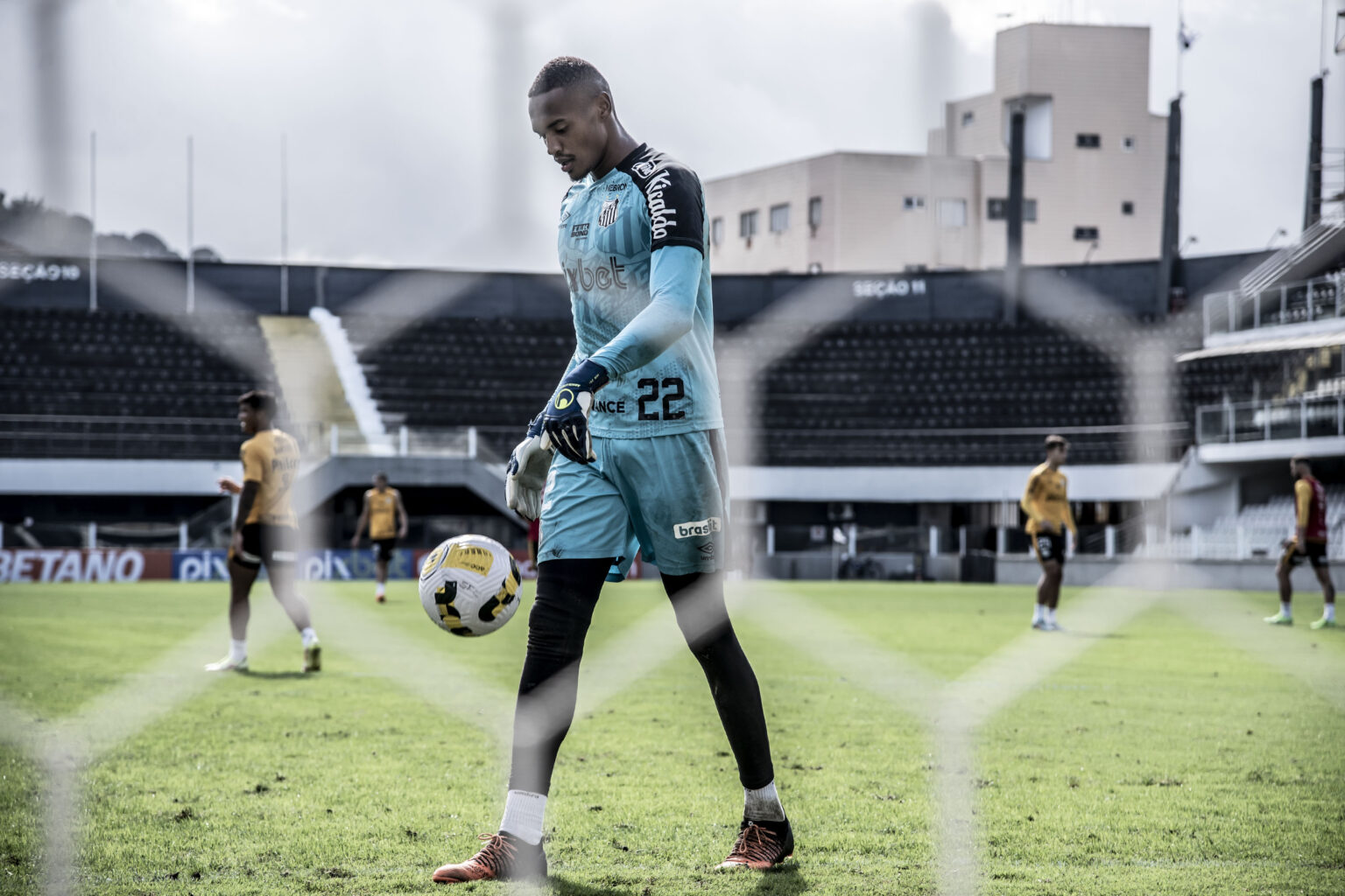 Santos Negocia Empréstimo Pago Do Goleiro John Ao Internacional