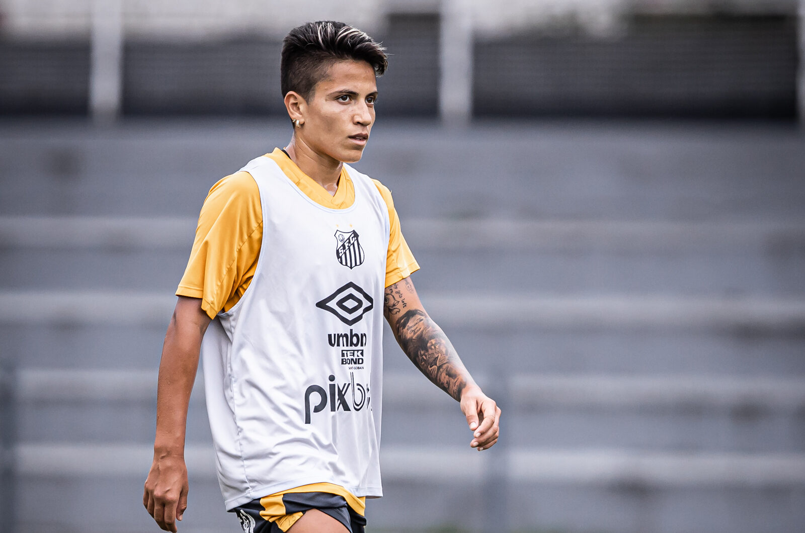 Bia Menezes projeta clássico e espera encostar nos líderes do Brasileirão