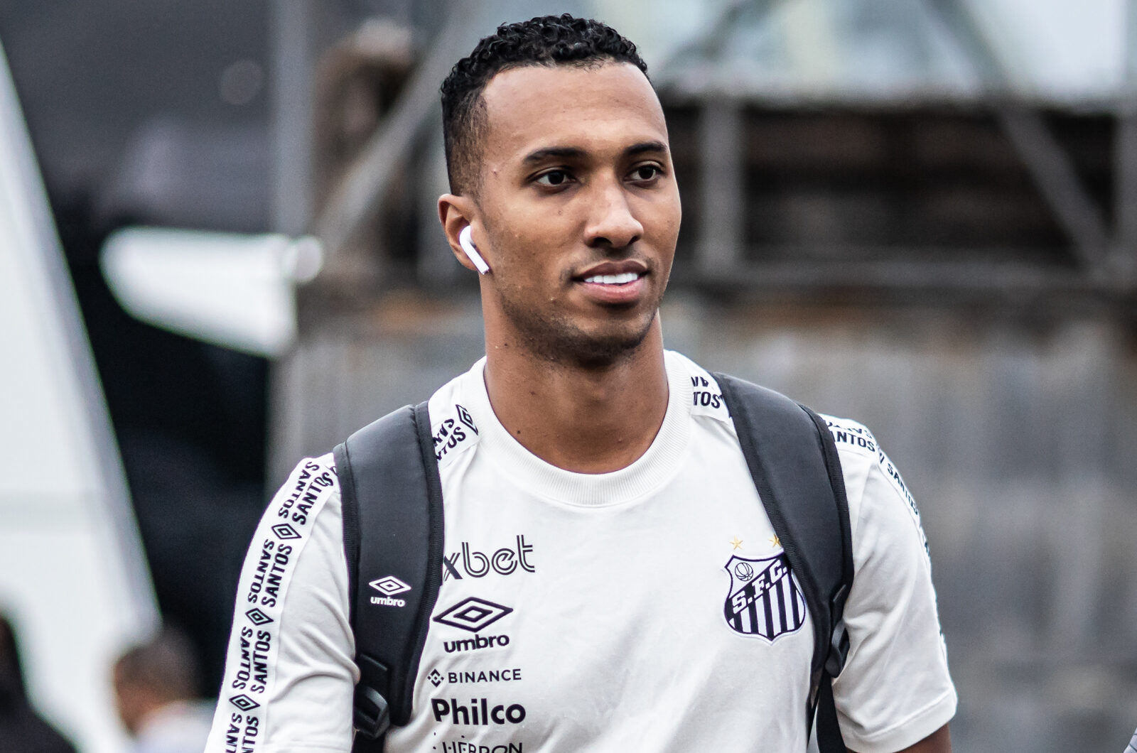 Odair veta a saída de Lucas Braga: "Que paguem o valor que o Santos quer" - Diário do Peixe