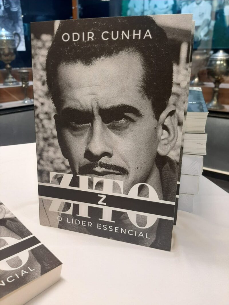 Livro sobre Zito, eterno capitão do Santos, é lançado no Memorial das ...