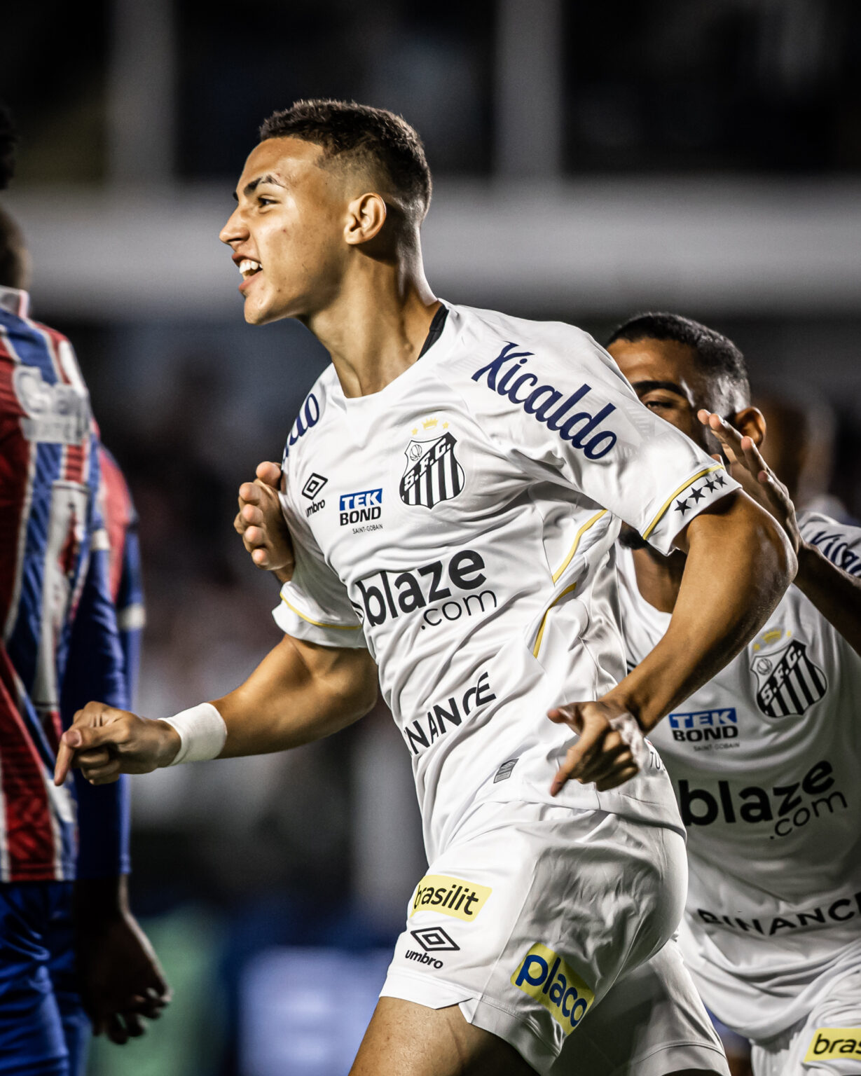 Deivid comemora primeiro gol pelo profissional do Santos - Diário do Peixe