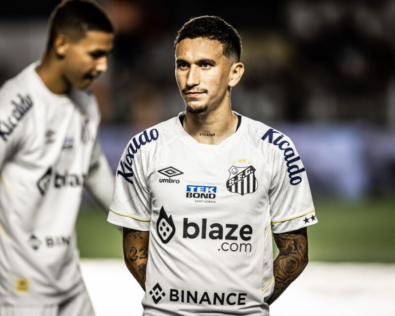 Dodi completa 300 jogos na carreira e agradece oportunidade no Santos ...