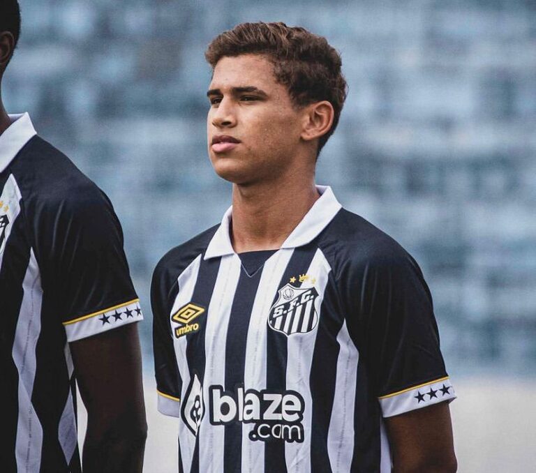 Santos acerta o contrato profissional de volante do Sub-20 - Diário do ...
