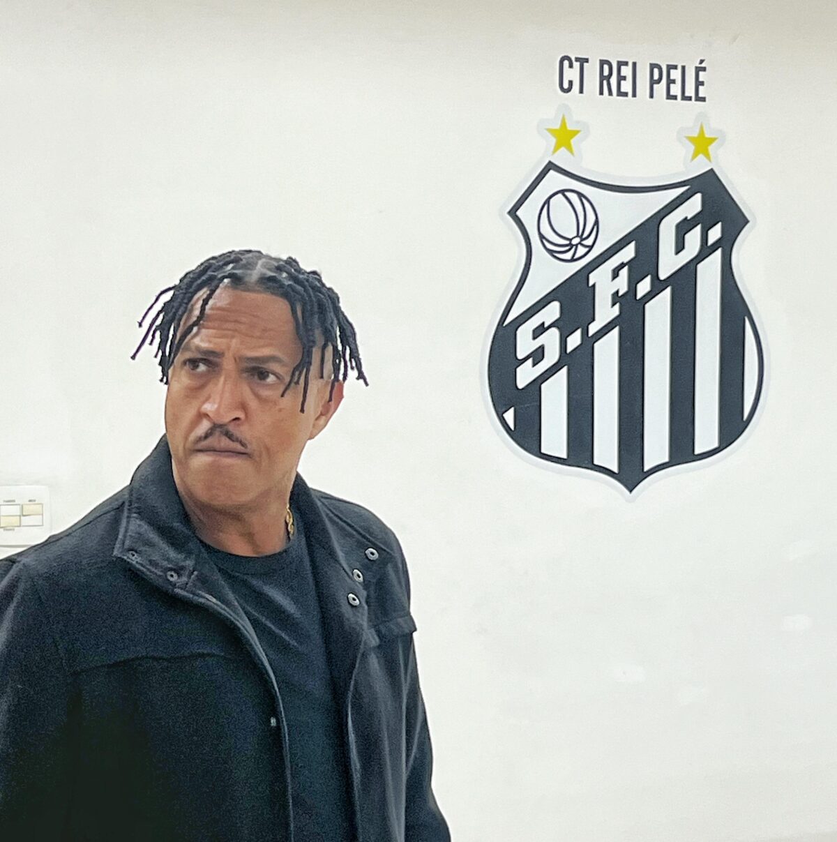 Santos divulga imagens de conversa de Mano Brown com o elenco - Diário ...