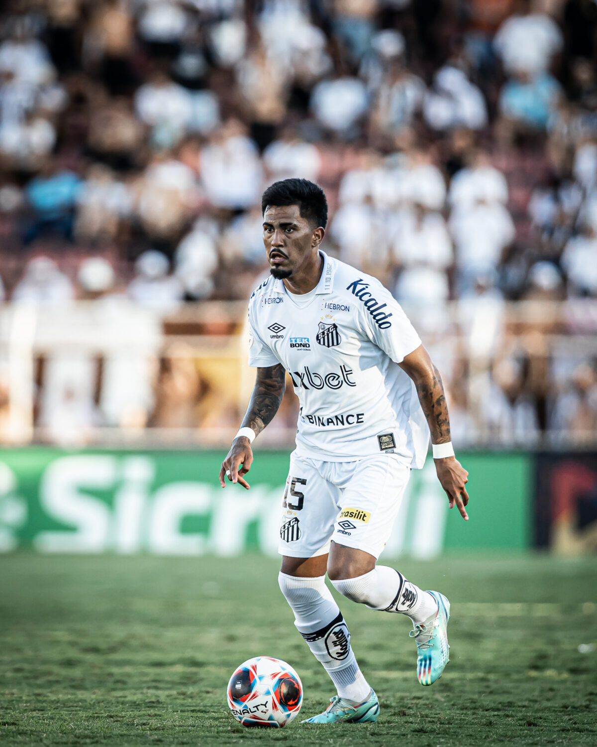 Santos rescinde com meia Ivonei; clube quer a saída de pelo menos mais ...