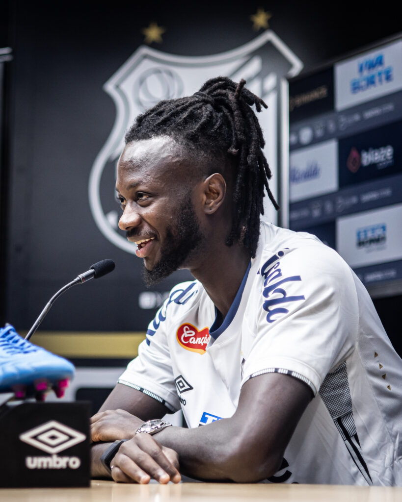 Yusupha comenta características e analisa adaptação no Santos - Diário ...