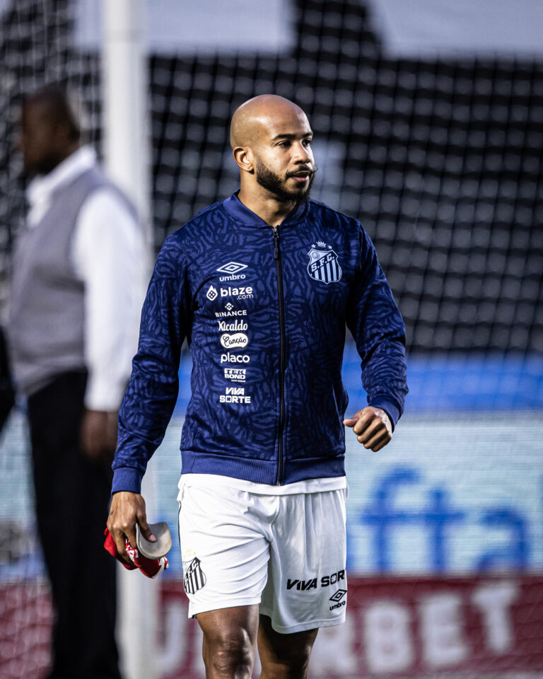 Patrick volta a atuar pelo Santos depois de dois meses - Diário do Peixe