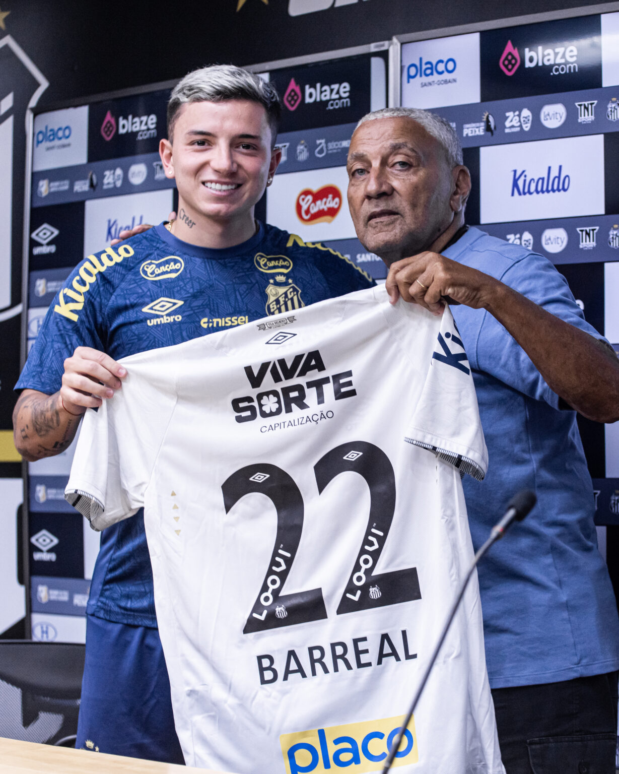 Barreal é apresentado no Santos e revela sonho de jogar pelo clube ...