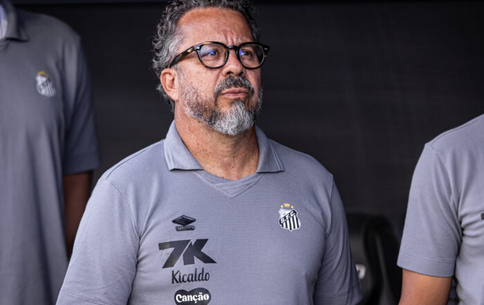Cleber Xavier tem pior início no Santos desde Fabian Bustos e busca ...