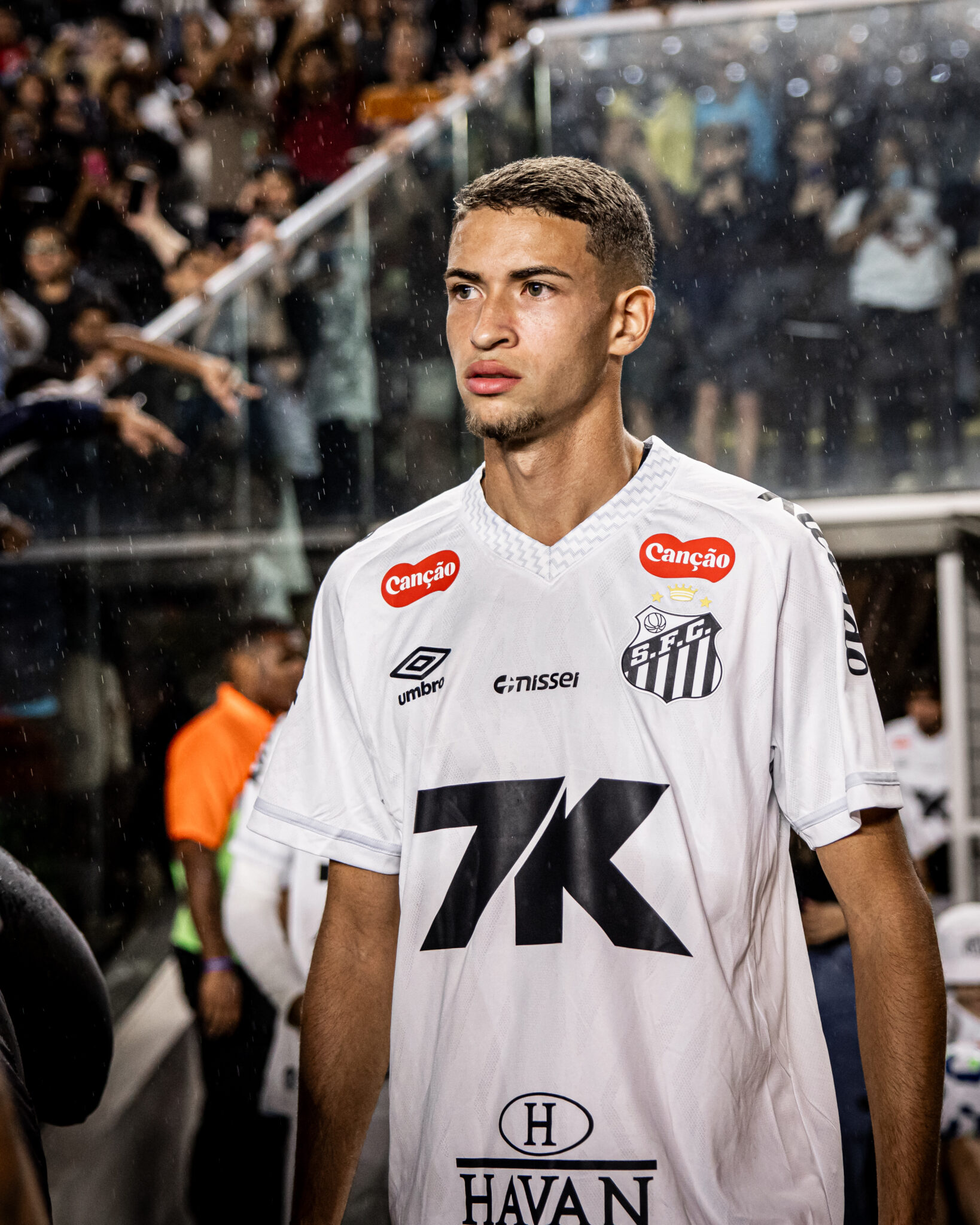 Santos renova com o lateral-esquerdo Vinicius Lira até 2028 - Diário do Peixe