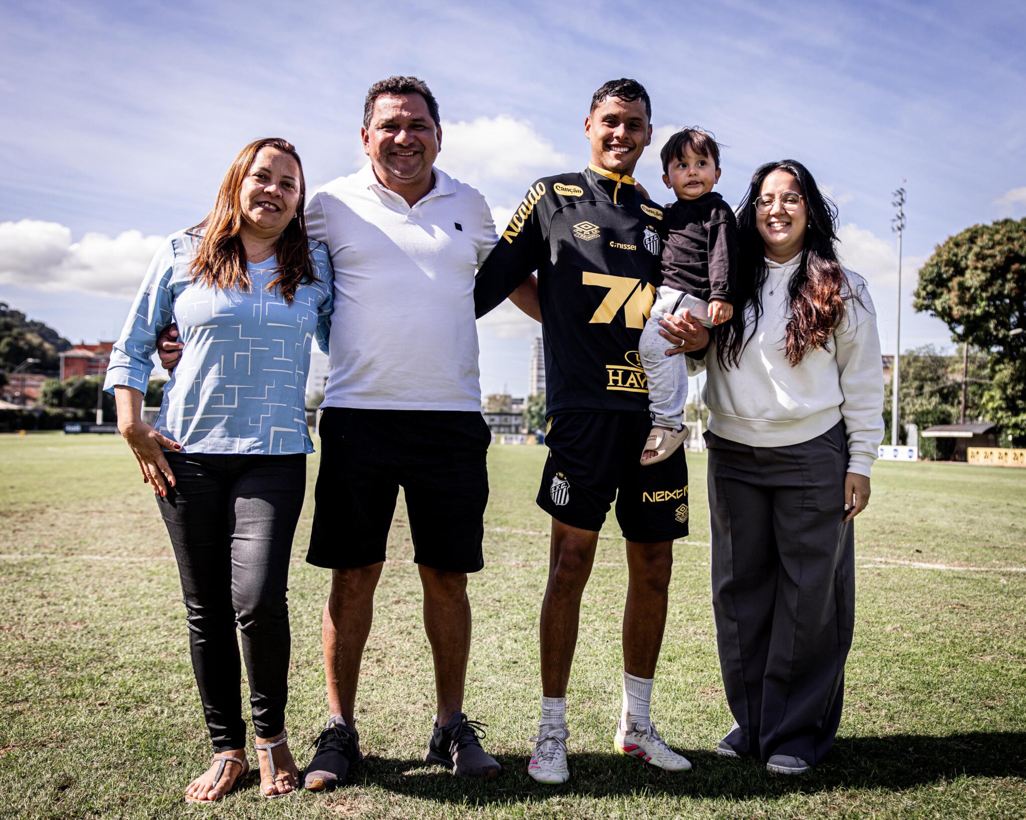 Santos oficializa renovação do volante Hyan até julho de 2027 - Diário ...