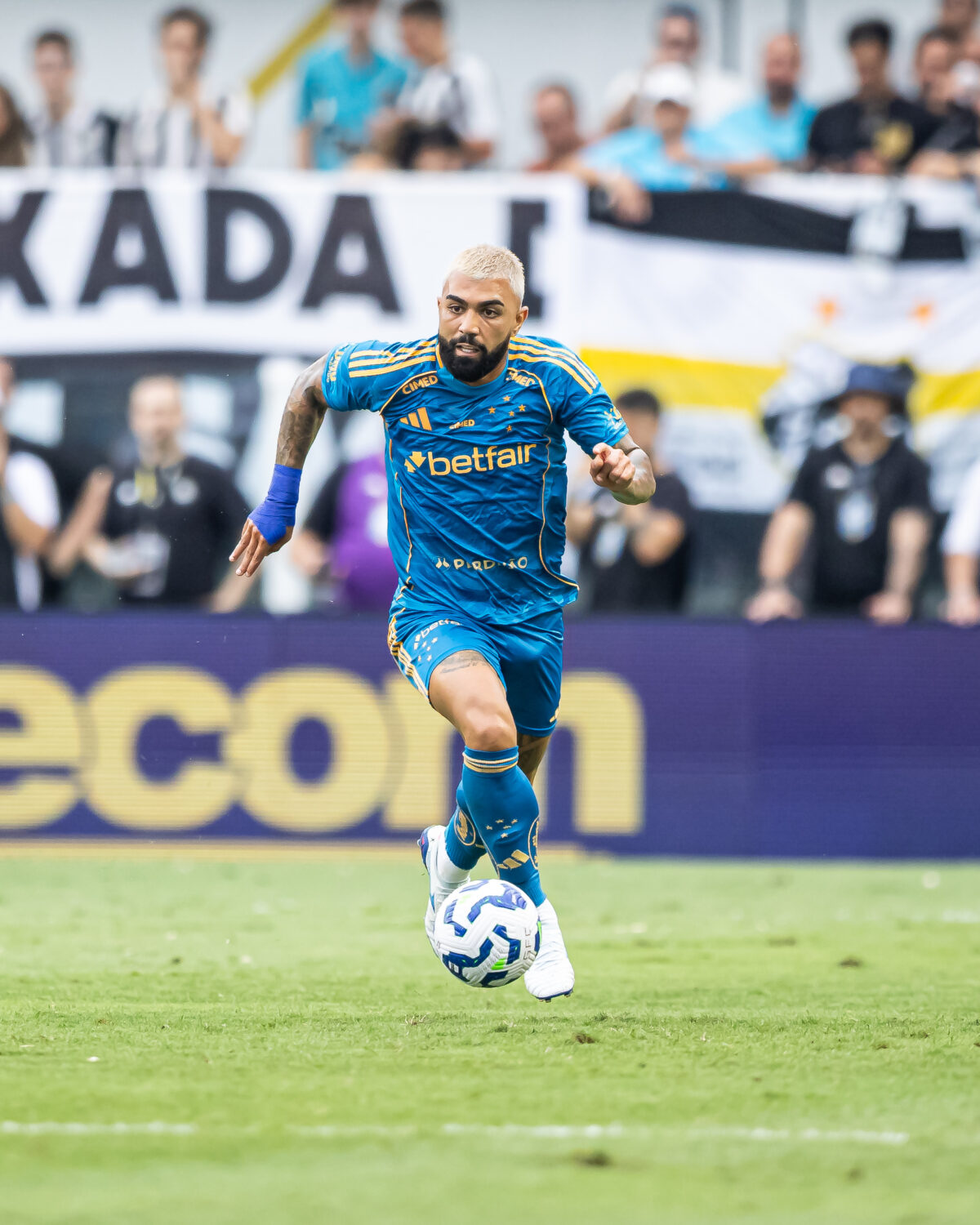 Santos se aproxima de acordo com o atacante Gabigol - Diário do Peixe